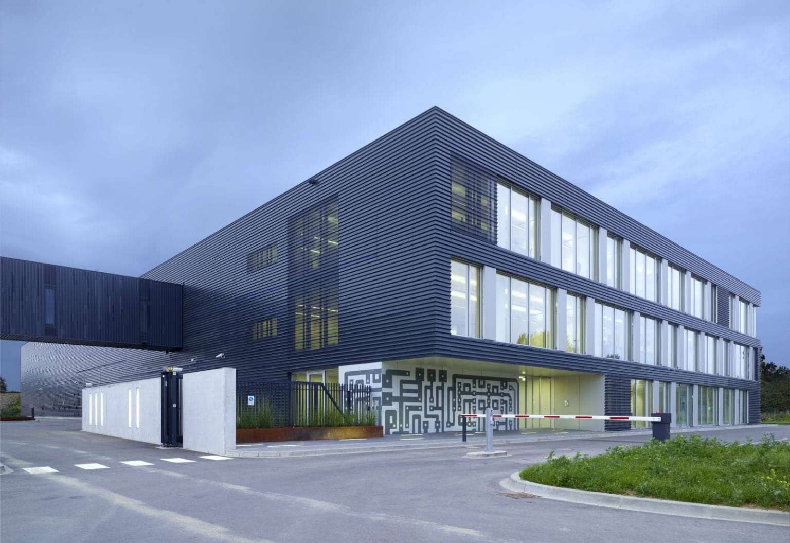 LuxConnect Data Center – LuxConnect